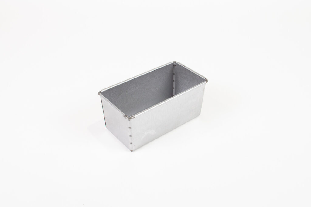 800g Farmhouse Loaf Bread Tin - Buy Now | Creeds Direct